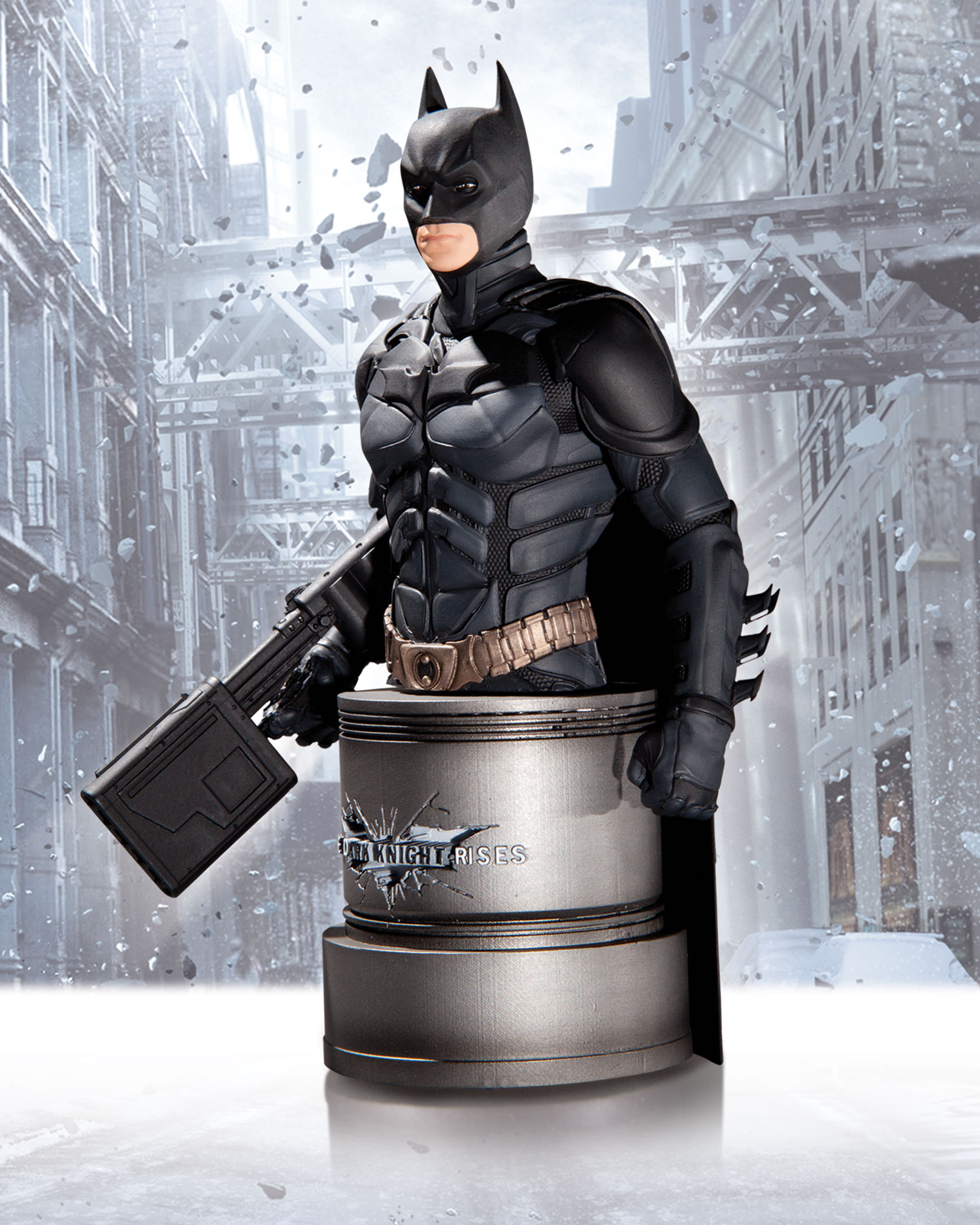 THE DARK KNIGHT RISES: BATMAN WITH EMP RIFLE BUST